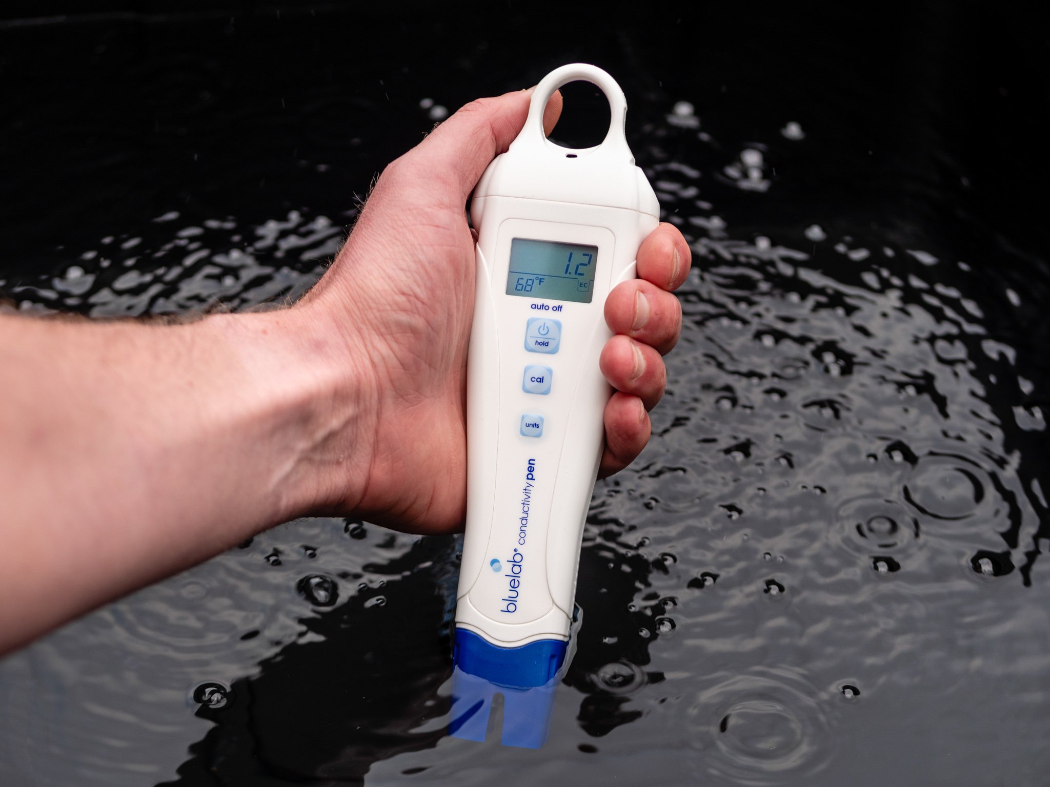 ¿Qué es la conductividad y cómo se mide?